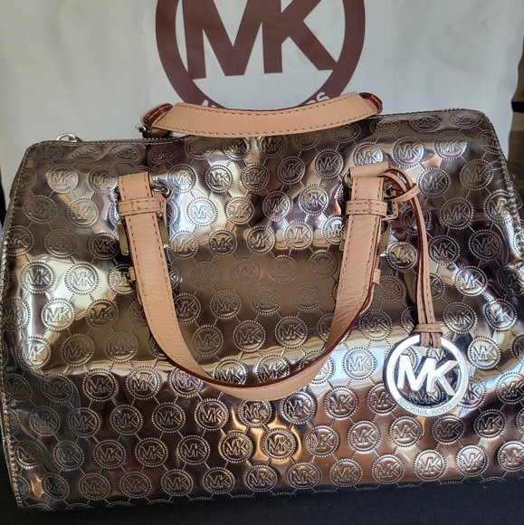 Michael Kors | Bags | Michael Kors Grayson Signature Mirror Metallic ...